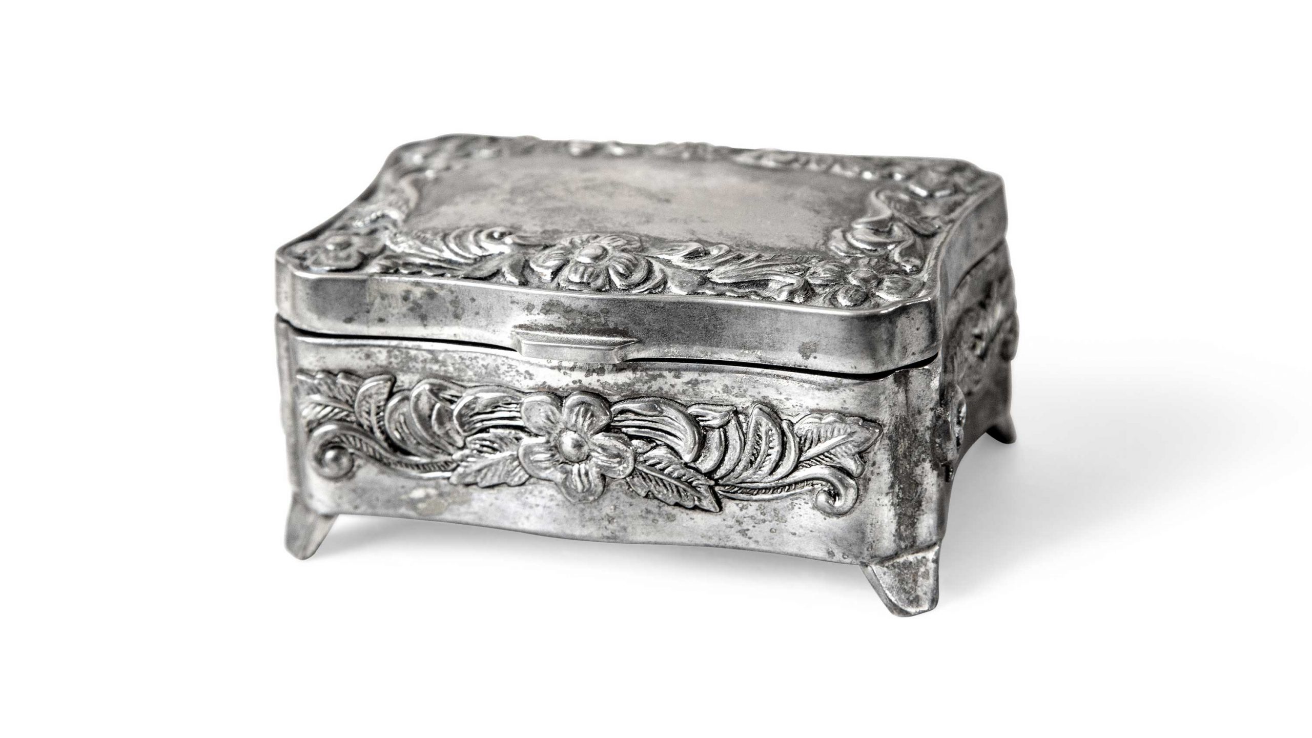 Using Vessels of Gold and Silver in General - troid.org | Digital Daʿwah